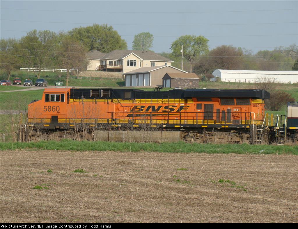 BNSF 5860